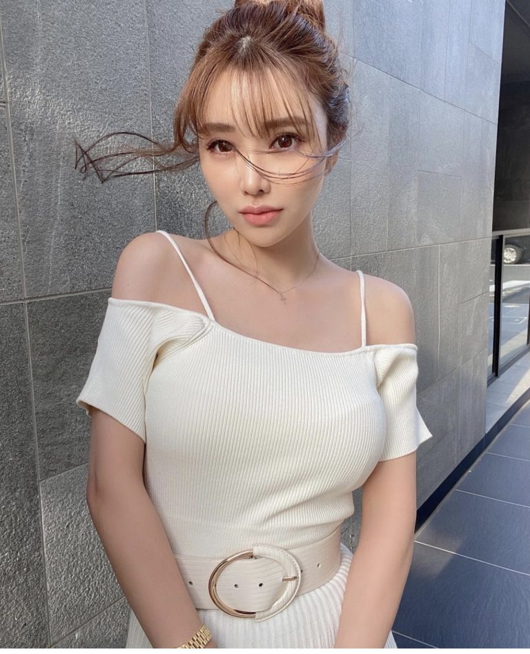 梯真奈美が美人で彼氏はいる?ブランドの詳細も!出身やプロフィールも公開! | Sky of limit 梯真奈美が美人で彼氏はいる?ブランドの詳細も!出身やプロフィールも公開! | Sky of limit